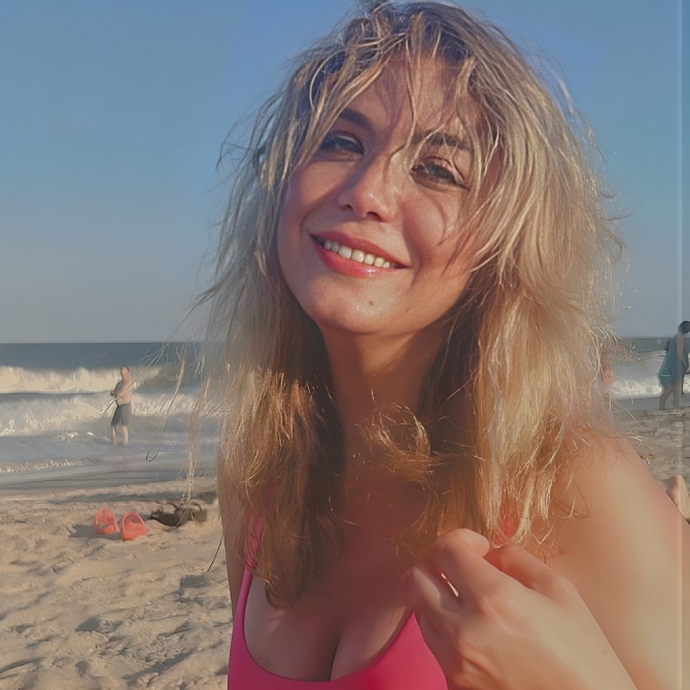 Chloe Doust (@chloedoust) profile - their info, stats, posts, comments, teams · Sportsa